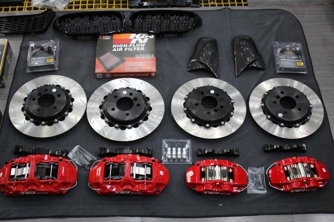 Big Brake Kit Six Piston Caliper For BMW F30 20inch Wheel Front And Rear